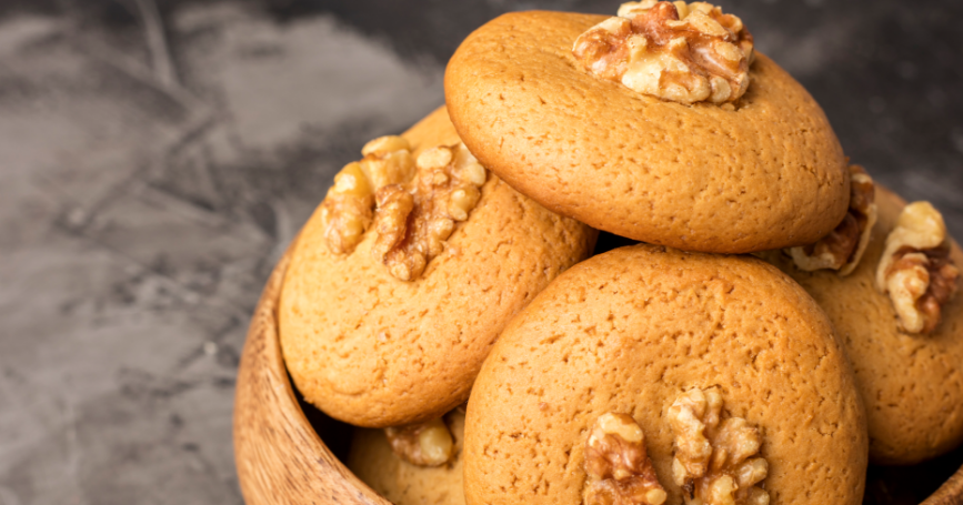 Biscoitos crocantes de mel e nozes